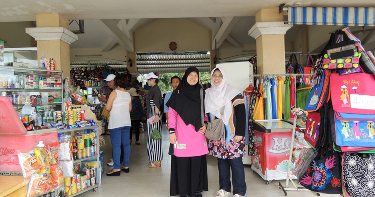 Saigon Muslim Shopping with cheap price